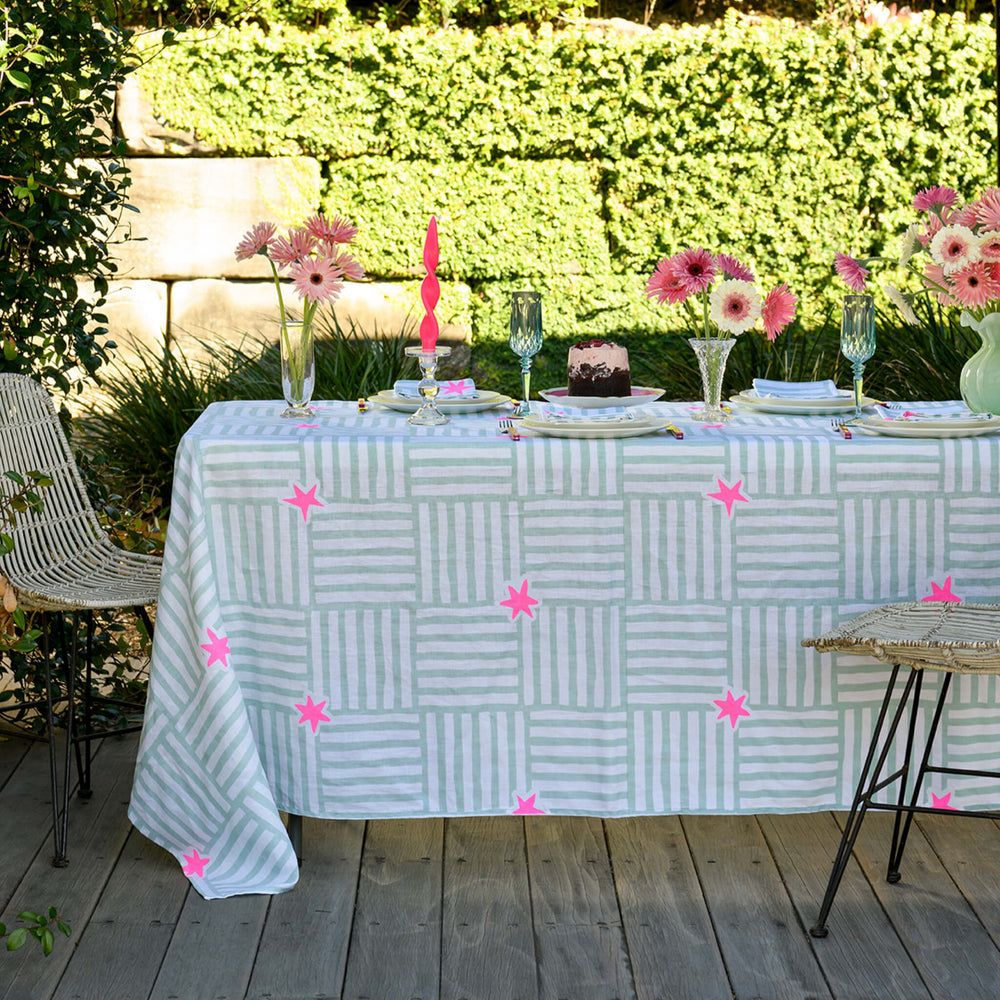 Capri Blue/Pink Aqua Design tablecloths